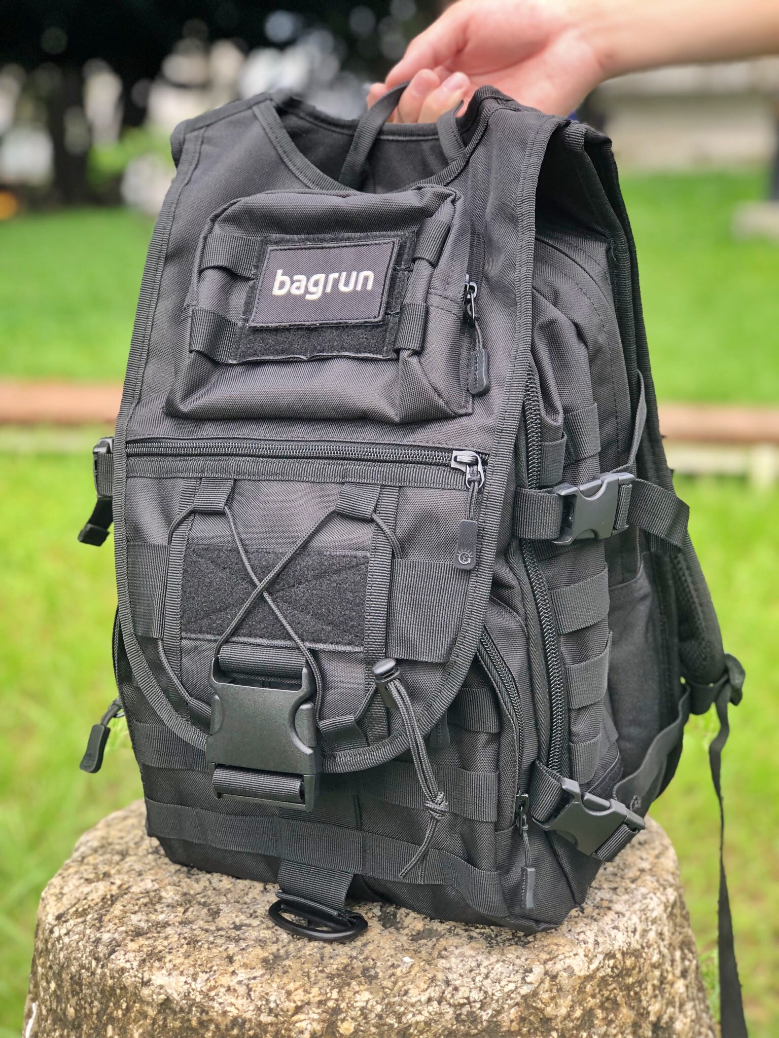 還在煩惱出門包包太小嗎？【bagrun 賽博龐克軍事風格後背包】讓你一次擁有大容量 功能俱全的帥氣後背包 一包通通搞定！ 開箱文｜軍用後背包 ...